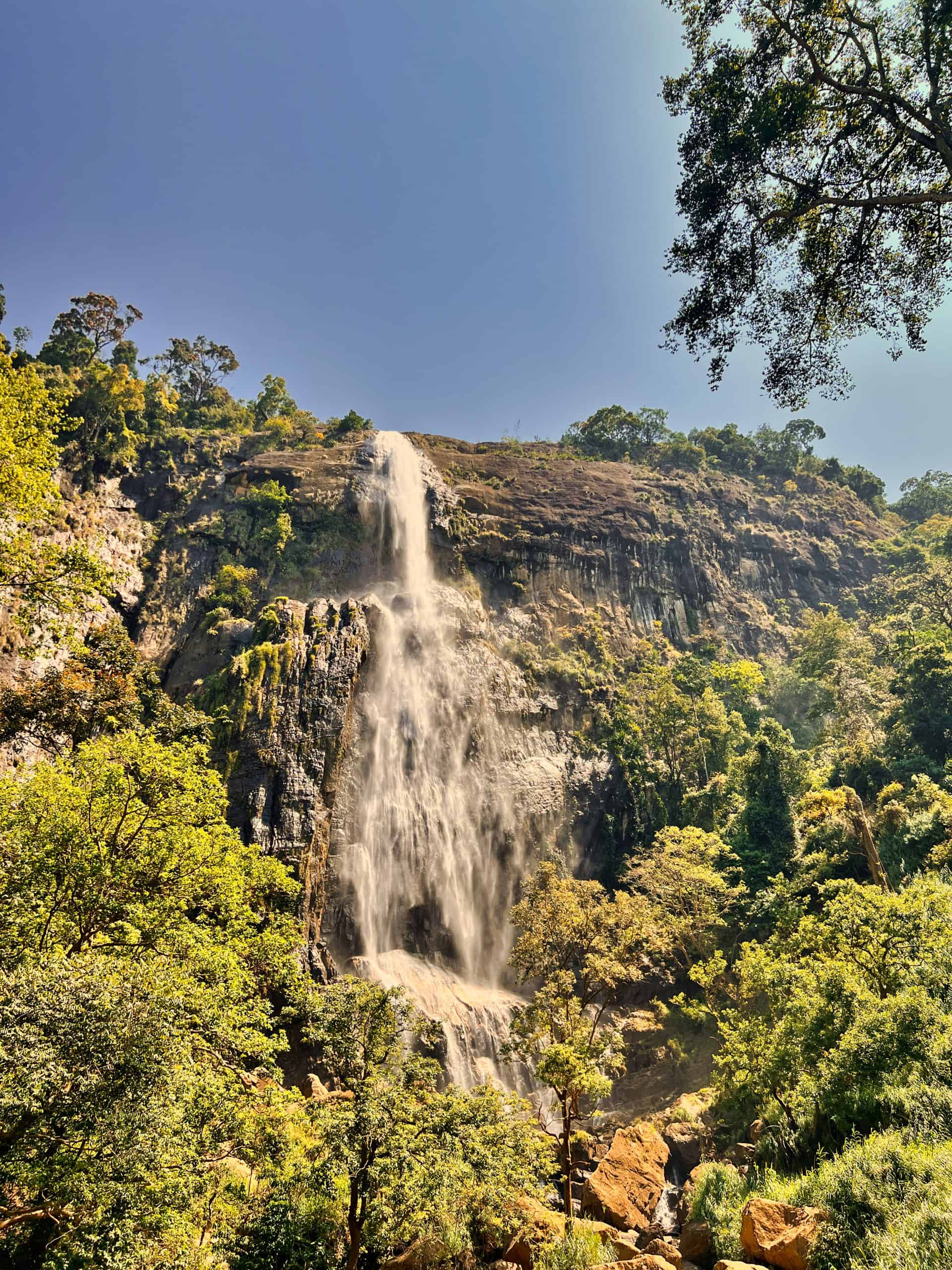 How To Hike & Swim At The Diyaluma Falls In Sri Lanka